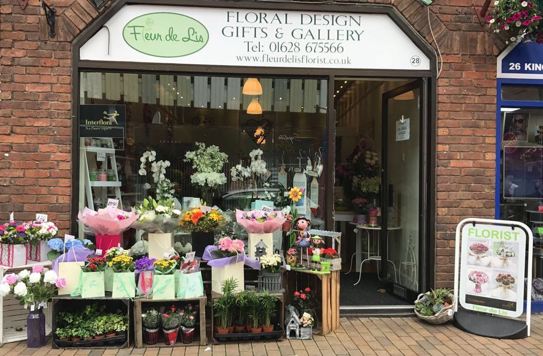 Send Online Flowers to UK England | Best Florist Windsor Berkshire ...